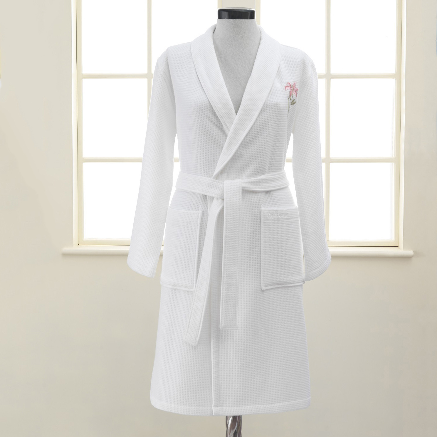 Белый банный халат allaster цвет: белый от soft cotton белый из махры